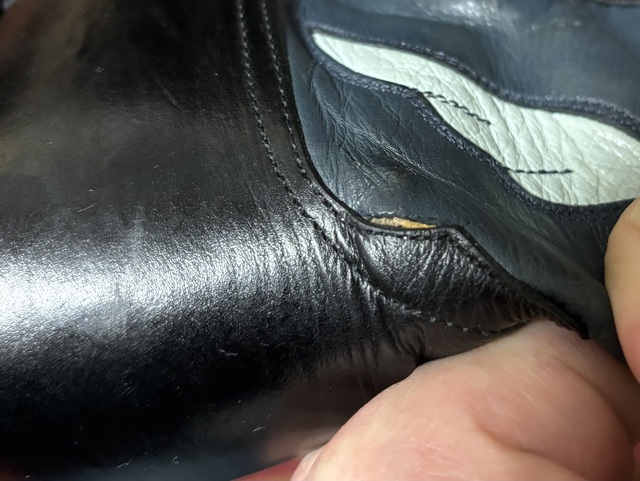 リオスの革が裂けてきた: SamuraiBoots